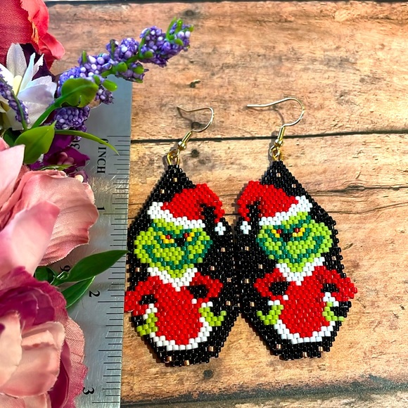 Handmade | Jewelry | Grinch Beaded Earring | Poshmark